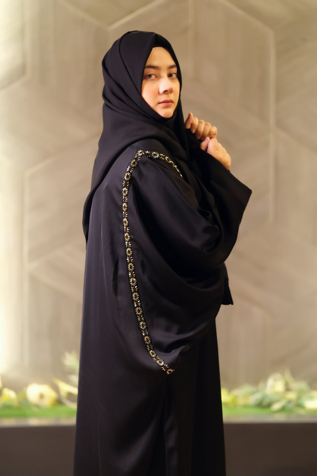 Umrah & Hajj Abayas Online | New Abaya Designs for Umrah